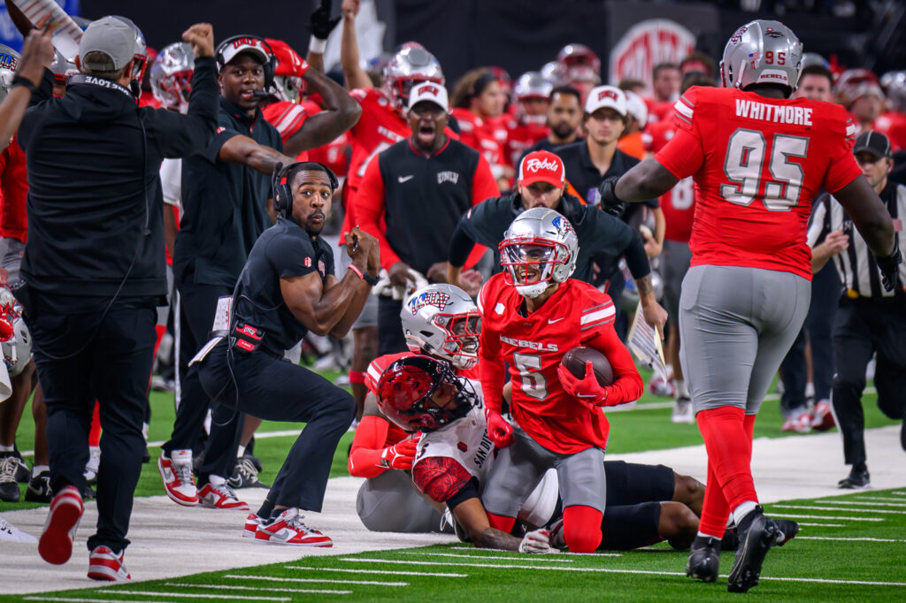 UNLV Football Blasts San Diego State, 41-20, At Allegiant Stadium ...